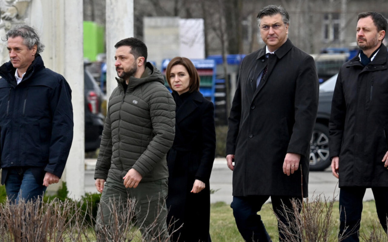 Ukraine War, Day 401: Ukrainians Remember Victims of Russia's Mass ...